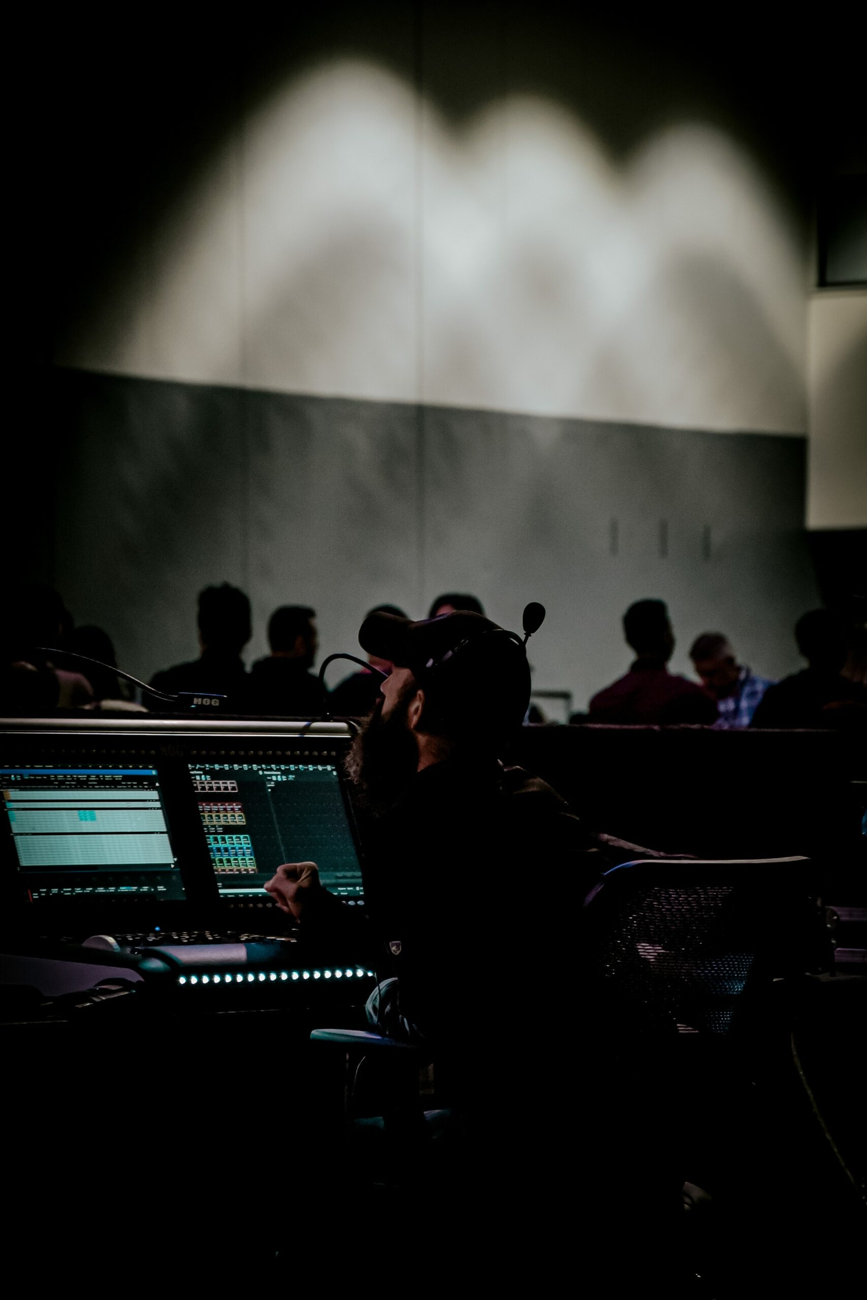 Crisis Management in Live Broadcasting: Handling Unpredictable Moments ...